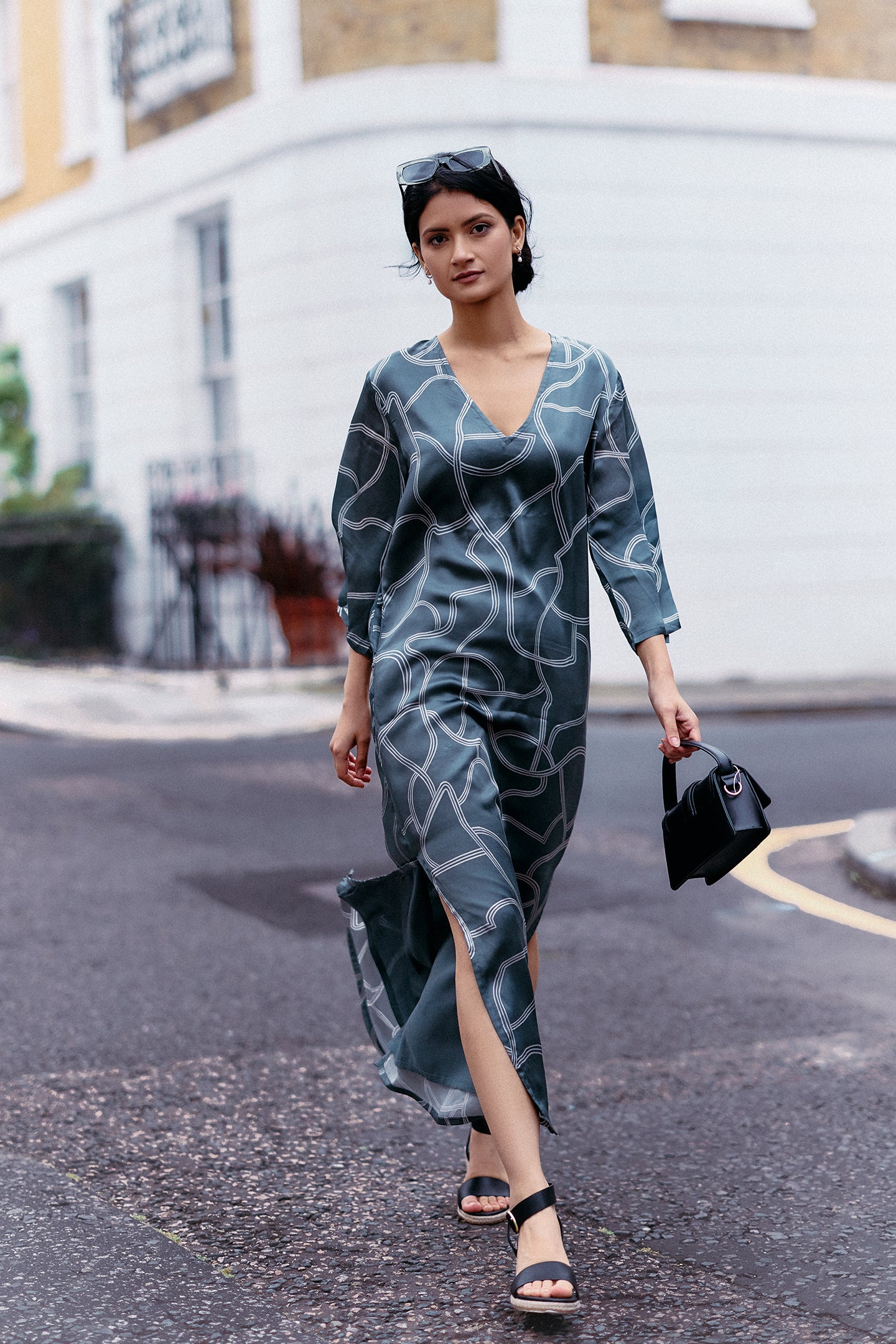 Maxi Dress with Side Slits in Abstract Stripes – Reistor