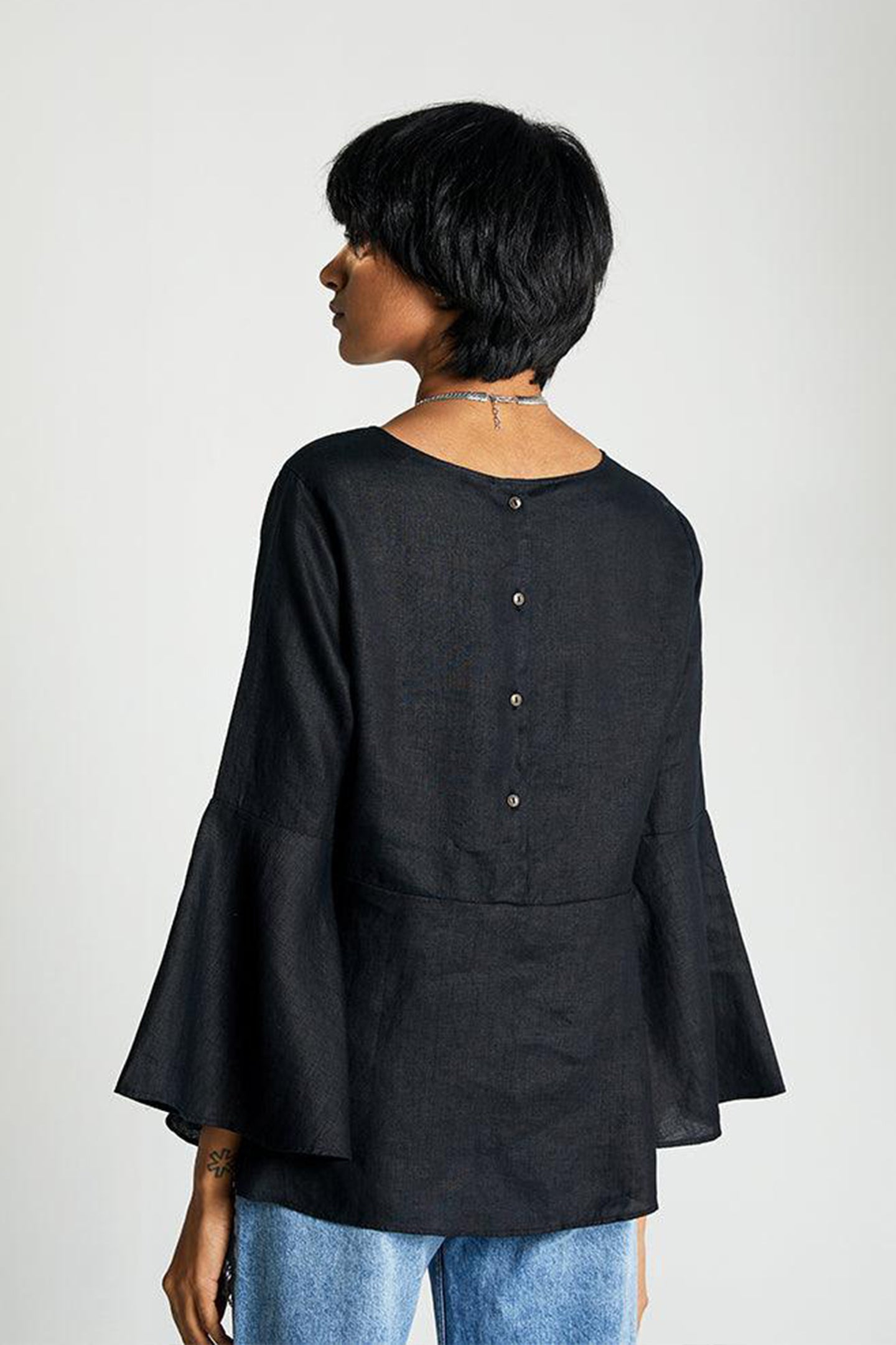 Sustainable Button Back Shirt - Reistor